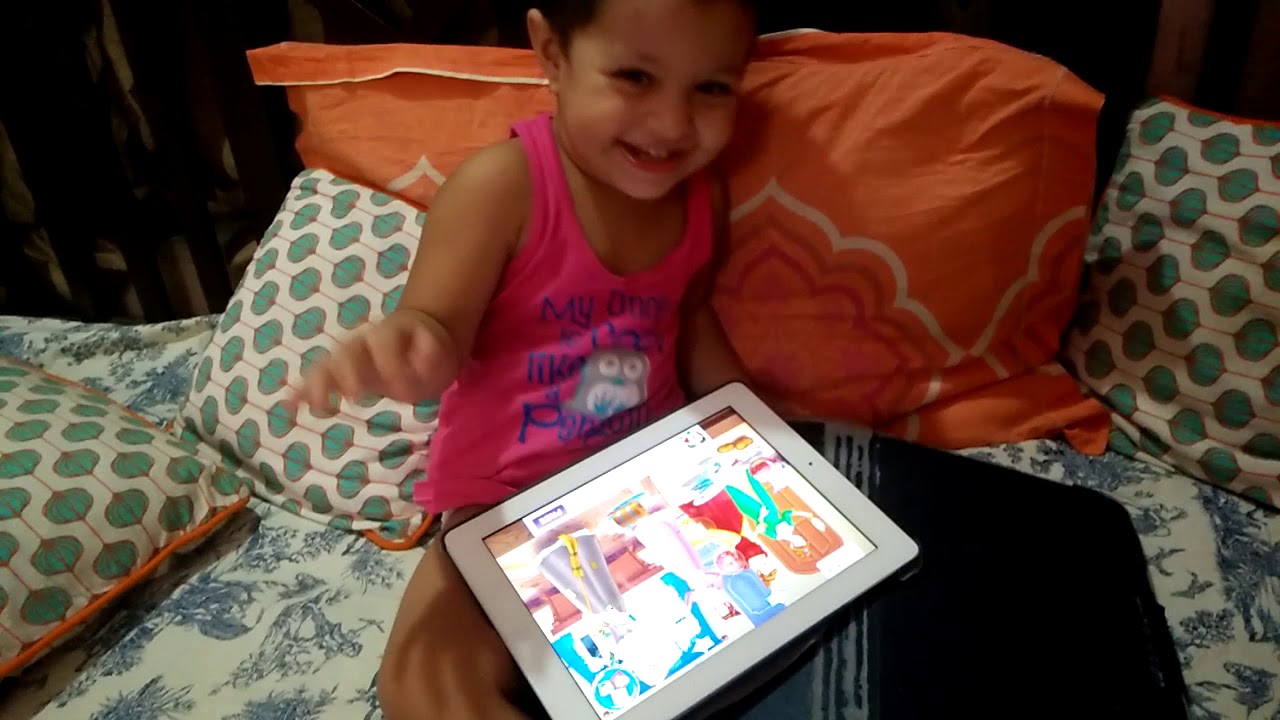 Baby playing with ipad/ baby laughing at funny sounds - YouTube