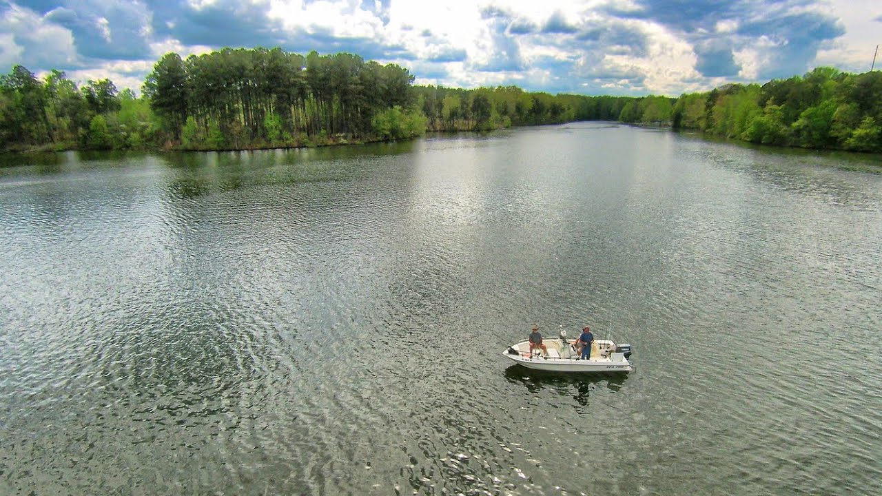 Q500 Typhoon.... Tuckertown Reservior/Badin Lake at Hwy 49 - YouTube