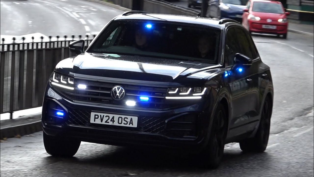 Surrey & Sussex Police, Tactical Firearms Unit, Unmarked Volkswagen ...