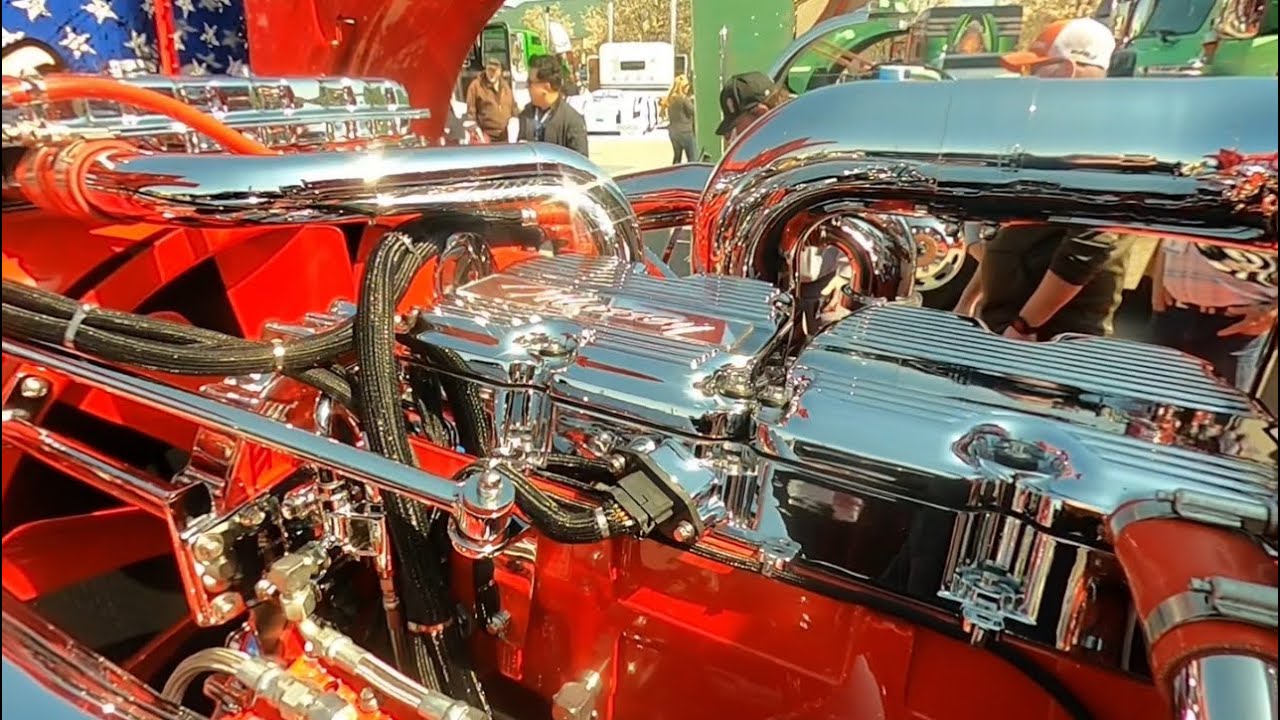 Big Rig Custom Engines at the Mid-America Truck Show - YouTube