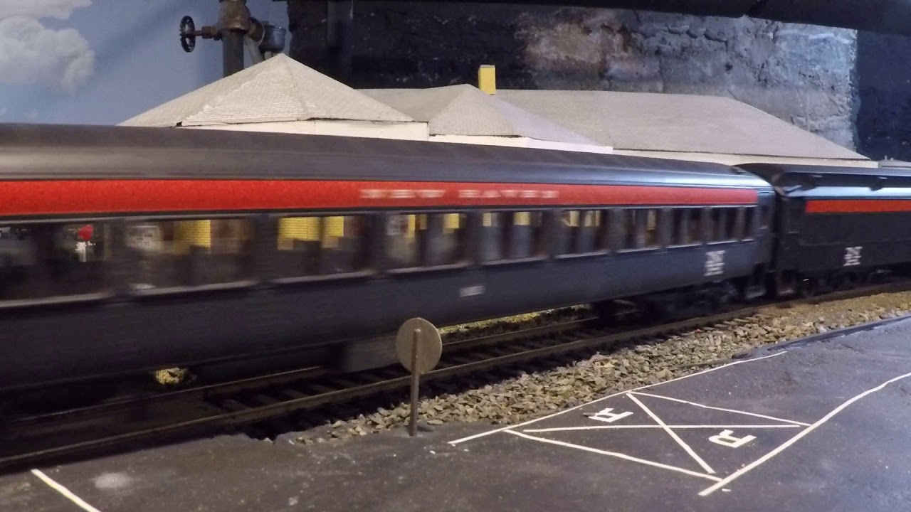 Stamford Model RR Club- FL 9 passing through Danbury Station - YouTube