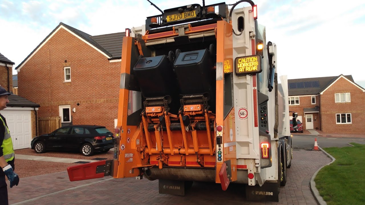 Faun Variopress Bin Lorry Collecting General Waste - YouTube