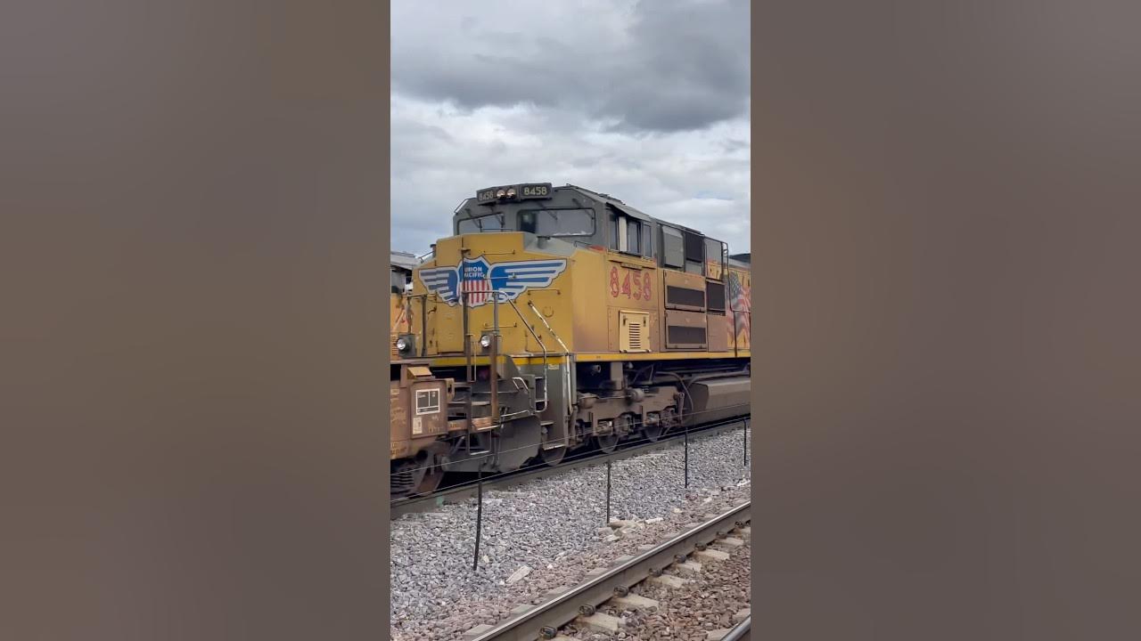 UP 8458 and 7377 help a intermodal past Lafox - YouTube