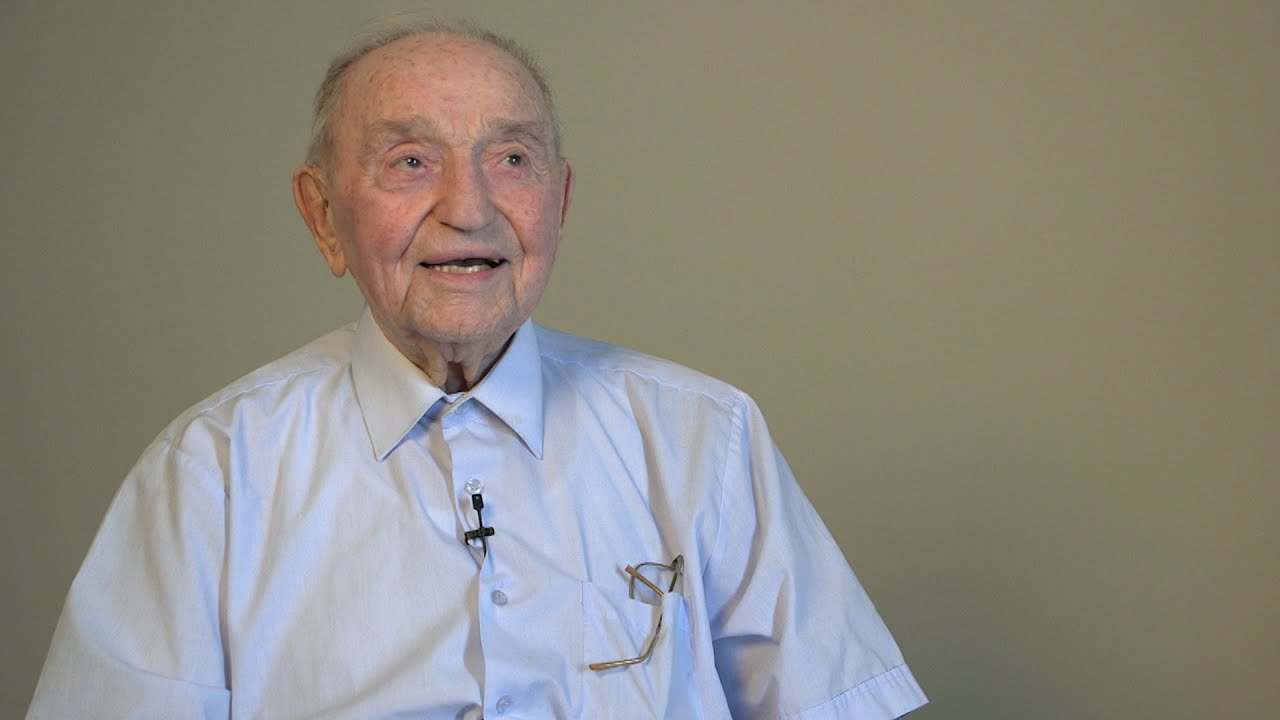 Visits to the Rebbe: Memories of the Overcrowded Synagogue in Ger ...