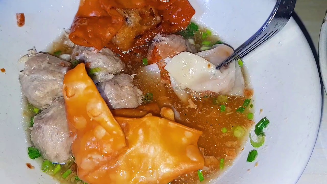 Murah Banget, Bakwan Iwan Prasmanan Trunojoyo || Makan Enak Bakso Enak ...