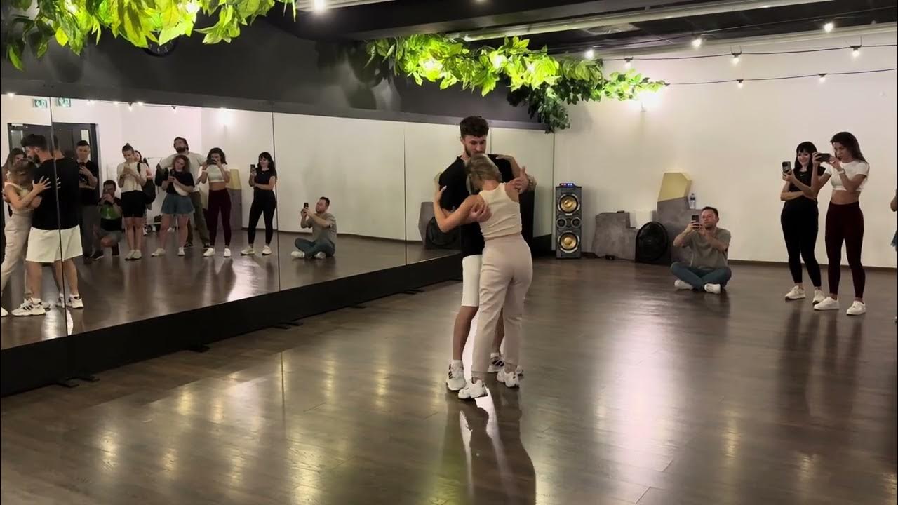 Tutorial bachata side wave - YouTube