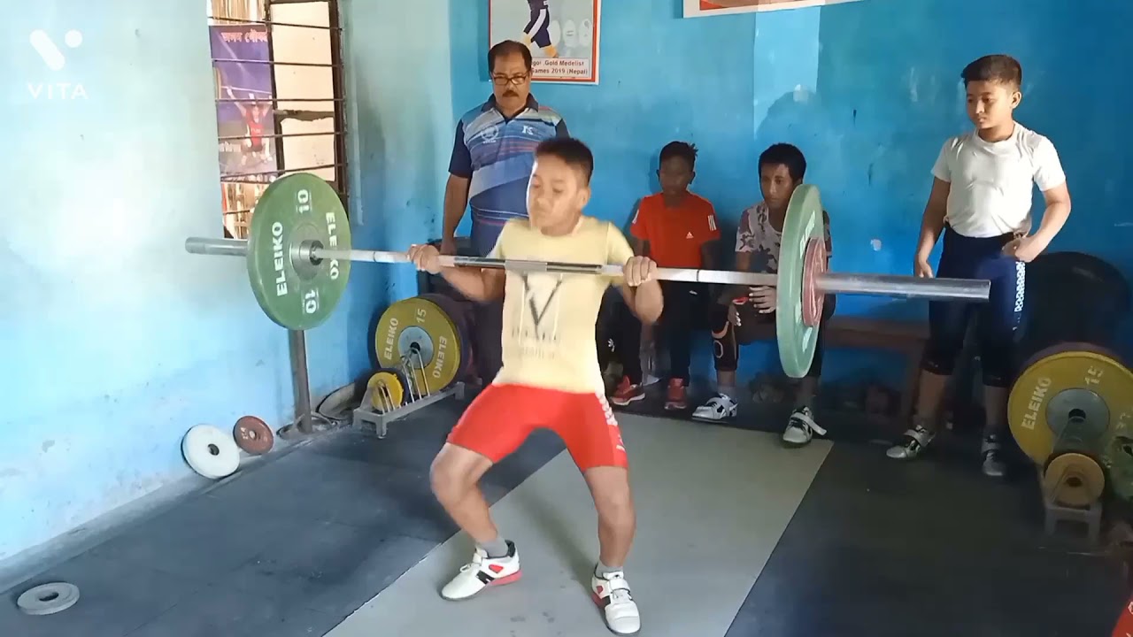 school kids practicing olympic weightlifting - YouTube