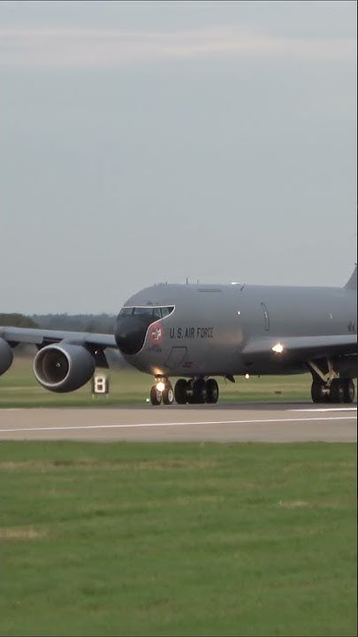 KC 135 Stratotanker Taxiing RAF Mildenhall - YouTube