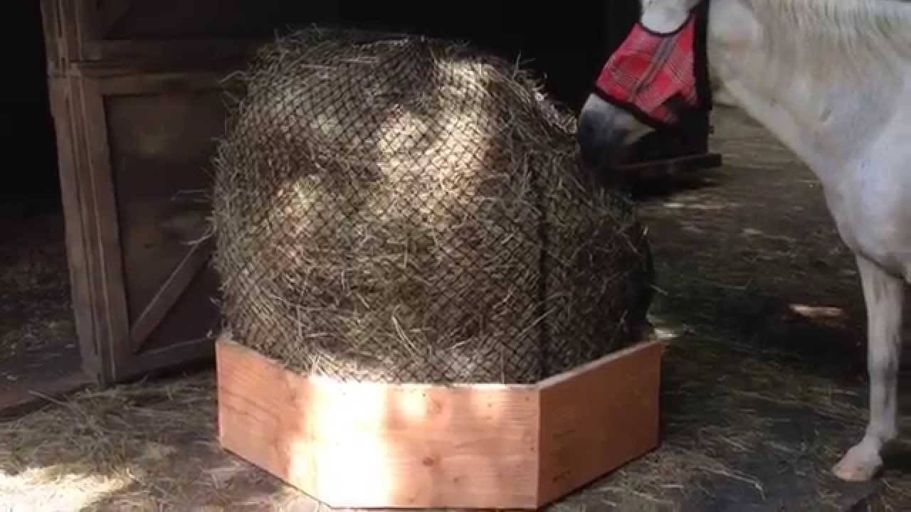 The "Octagon" round bale hay saver, keeps hay dry, reduces waste. - YouTube