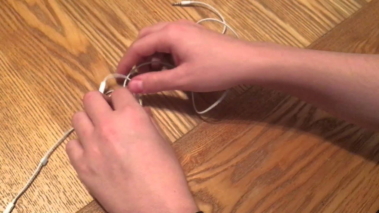 untangling headphones - YouTube