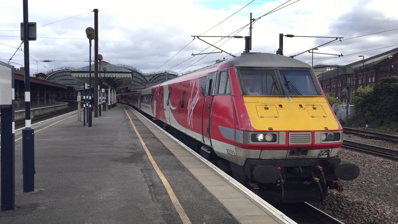 Virgin East Coast Train departing York Platform 5 for London King’s ...