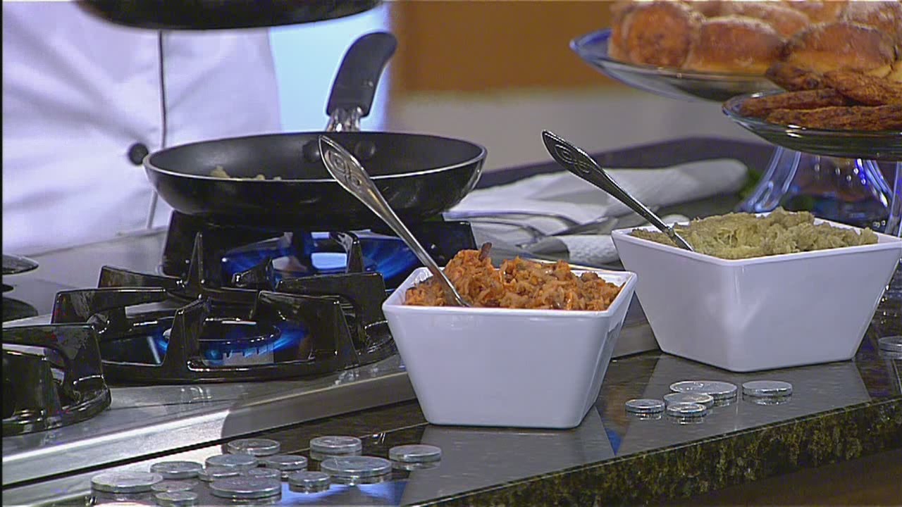 Chef Cari Kosher Catering makes potato latkes - YouTube