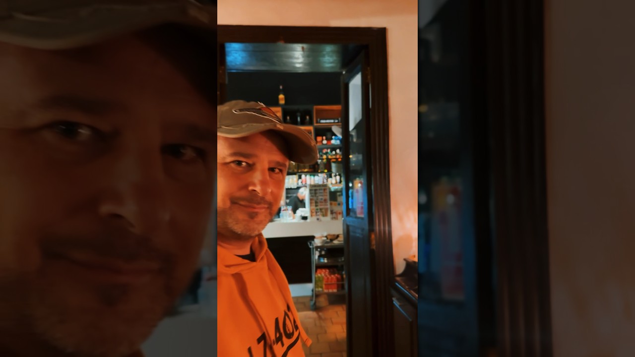 In Teguise, Lanzarote, gibt es einige coole Bars, die einen Besuch wert sind … #hesperides #bar ...