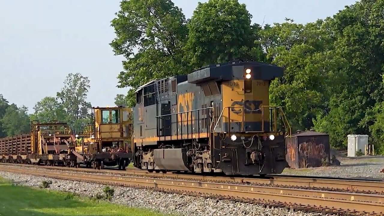 Full HD 60FPS: CSX CM44AC 7013 Runs Around Rail Train W339 at CP 33 in ...