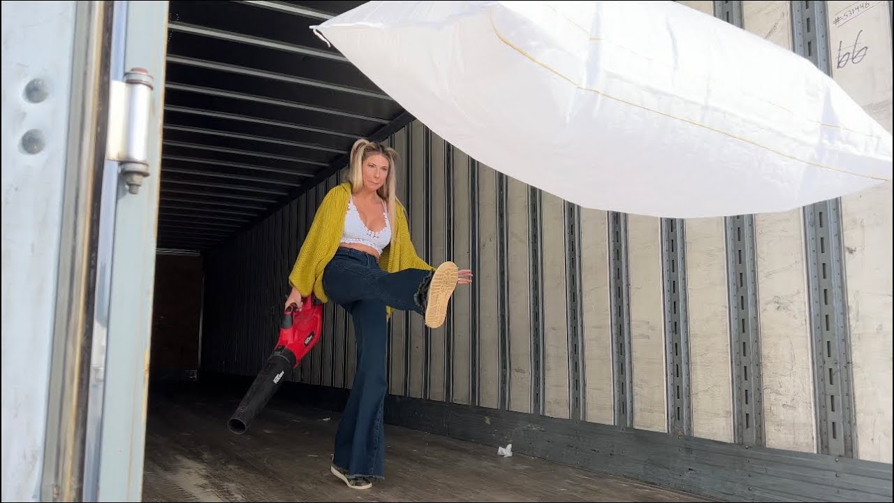 Sweeping Out your Trailer LEAF BLOWER style !! Booked a Nice Charlotte ...