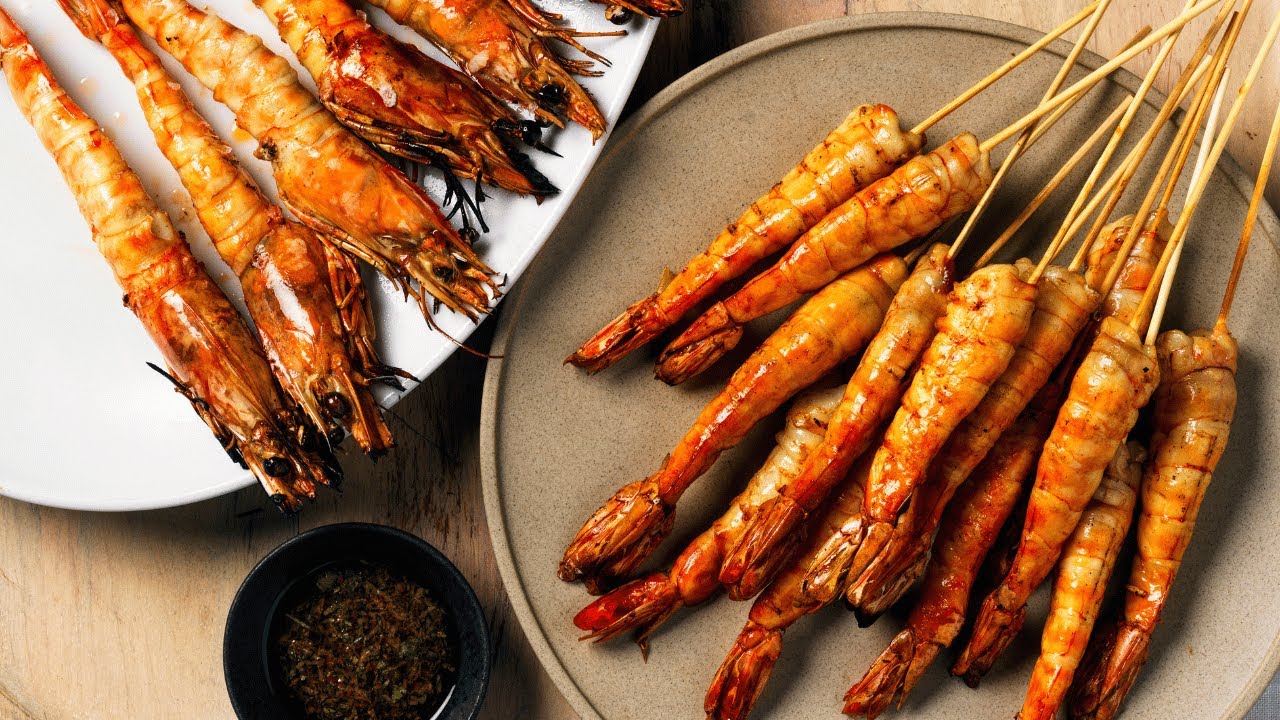 How to grill Skull Island Tiger Prawns - YouTube