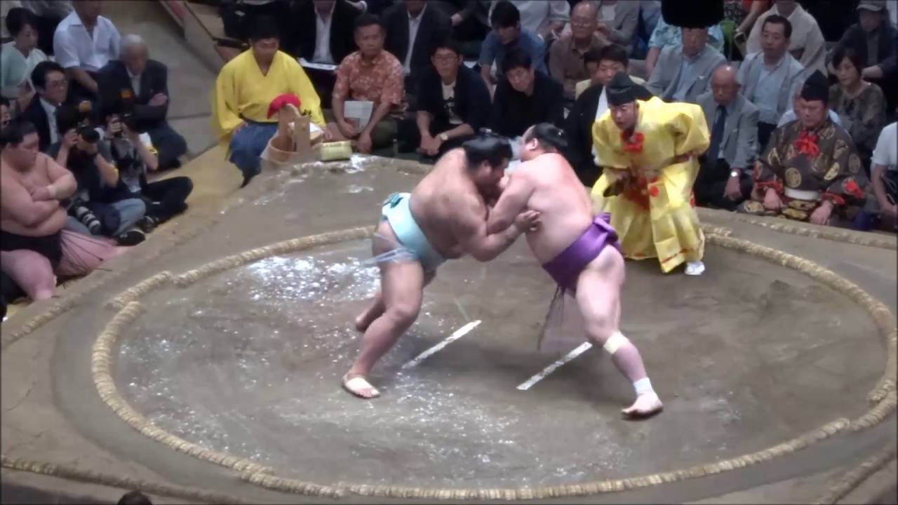 Grand Sumo Tournament. Tokyo, Japan. Day 8, Sept 18 2016 - YouTube