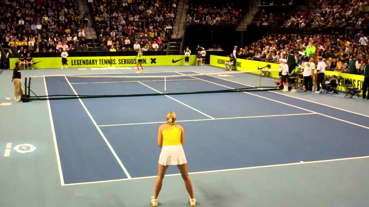 Sharapova vs Azarenka - Clash of The Champions - part 1 - YouTube