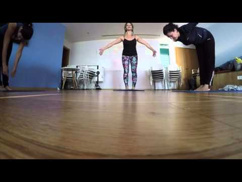 Yoga practice with vivi (12.1.16) - Handstandings