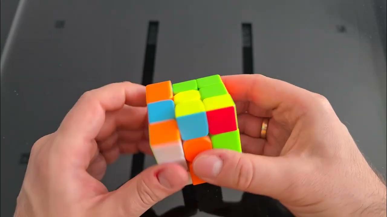 My slowest attempt to solve Rubik's cube looks like a tutorial - YouTube