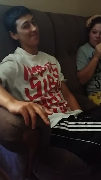 Queefing on command - YouTube