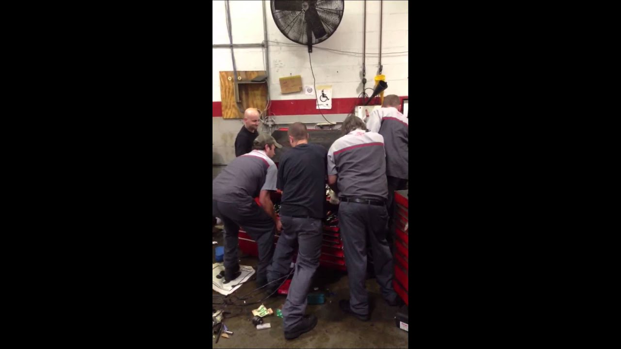 Gil's toolbox falls over - YouTube