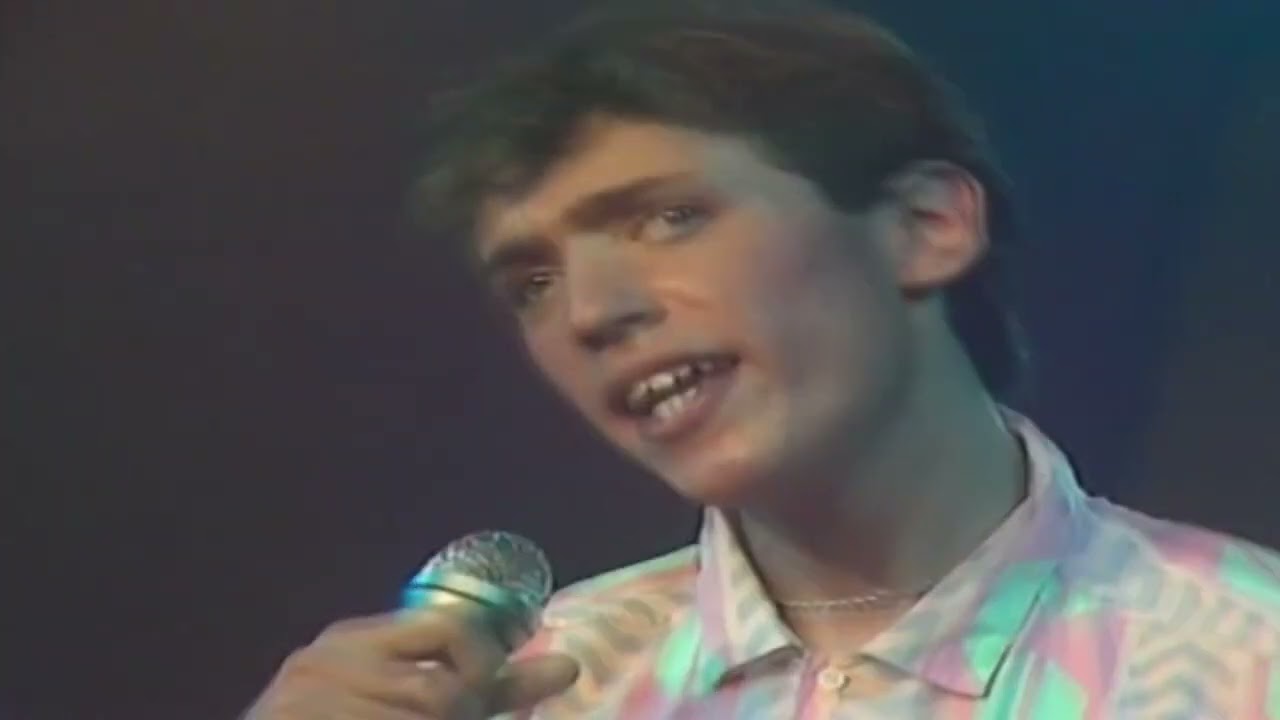 M.C.Miker ''G'' & Deejay Sven – Holiday Rap (Club Mix) - YouTube