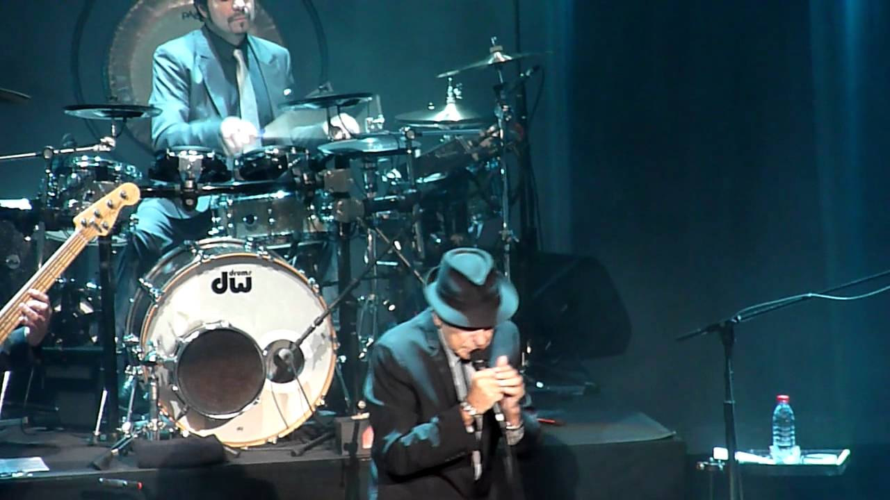 Leonard Cohen "The Future" @ Olympia (Paris-2012) - YouTube