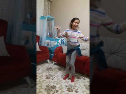 Oynaması oynayan kız