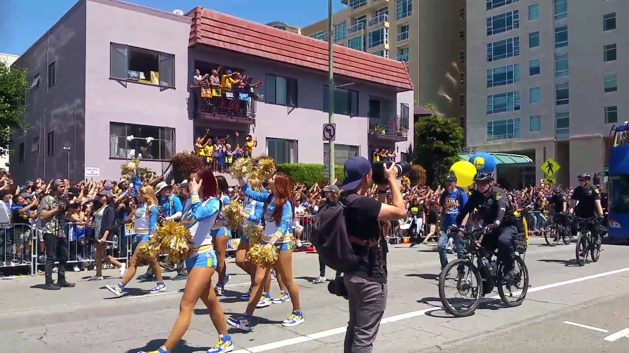 GSW parade 6 - YouTube