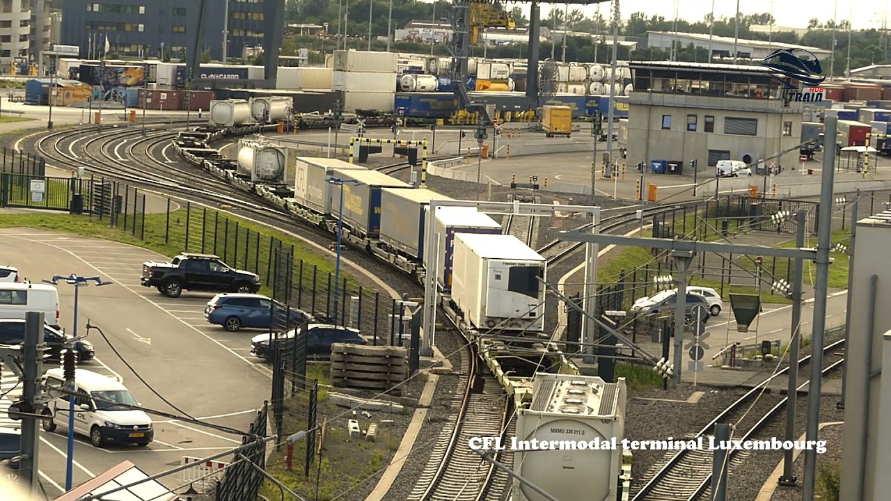 Trains in Luxembourg - Extremely long freight train in CFL terminal in ...