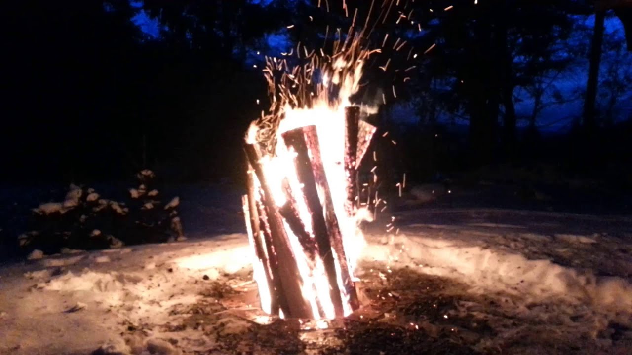 Campfire in winter night HD - live - YouTube