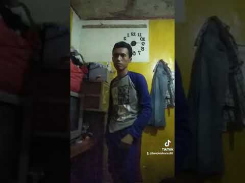 Di goyang tengah malam