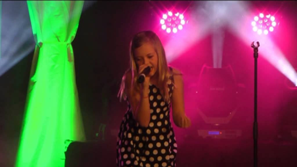 Här kommer natten. Molly Hägglund. Helges talangjaktsfinal 130405 - YouTube