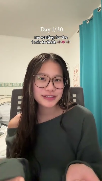 day 1/30 of forcing myself to speak every day for 1 minute idk what i was doing with my hands😅 ...