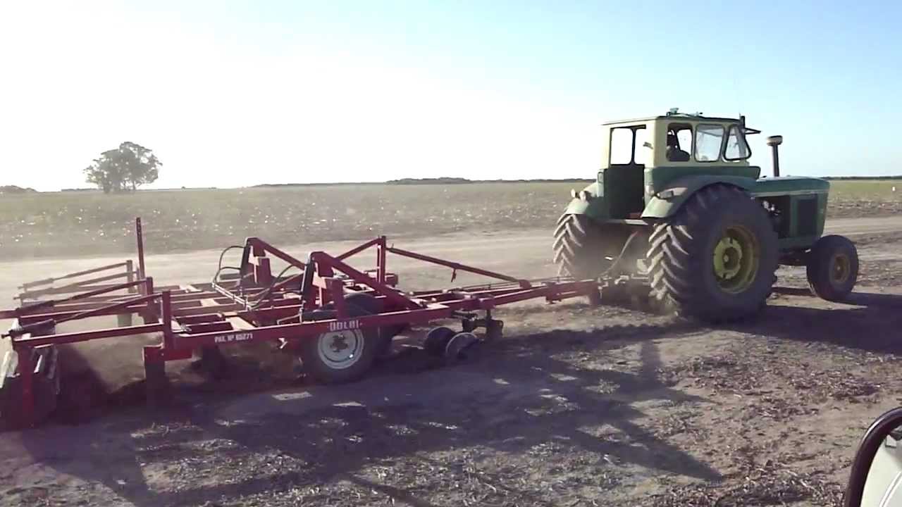 John Deere 5010 con paratil de 6 púas, con 180 HP - YouTube