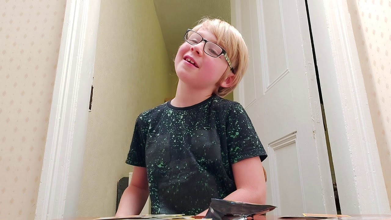 Elliott Opening *2020 Pokemon TCG Collectors Chest* - YouTube