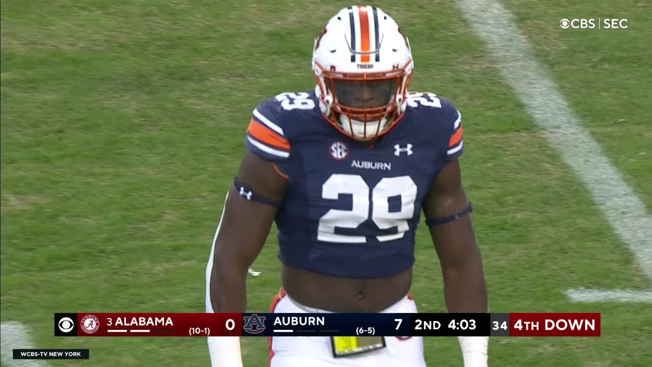 Derick Hall vs Alabama (2021) - YouTube