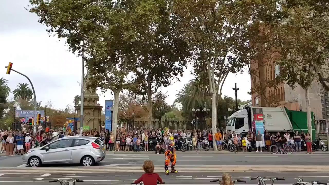 Karcocha Funny Clown Show in España - YouTube