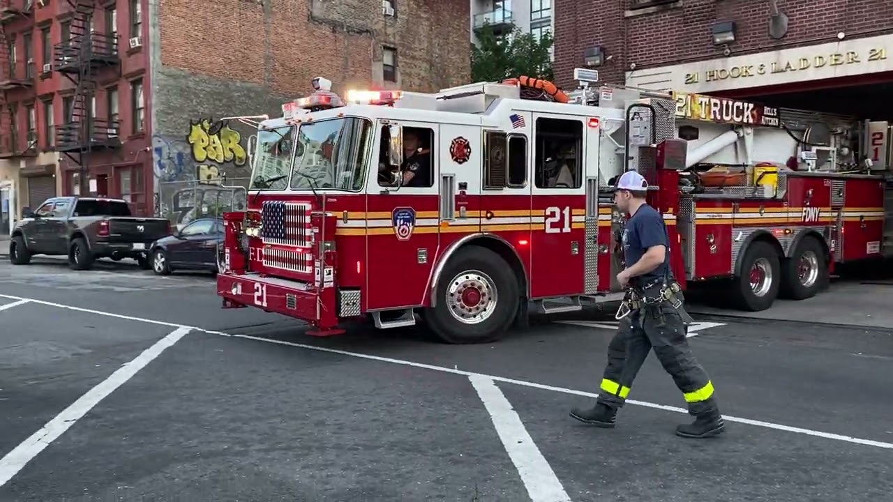 FDNY New Ladder 21 Responding! - YouTube