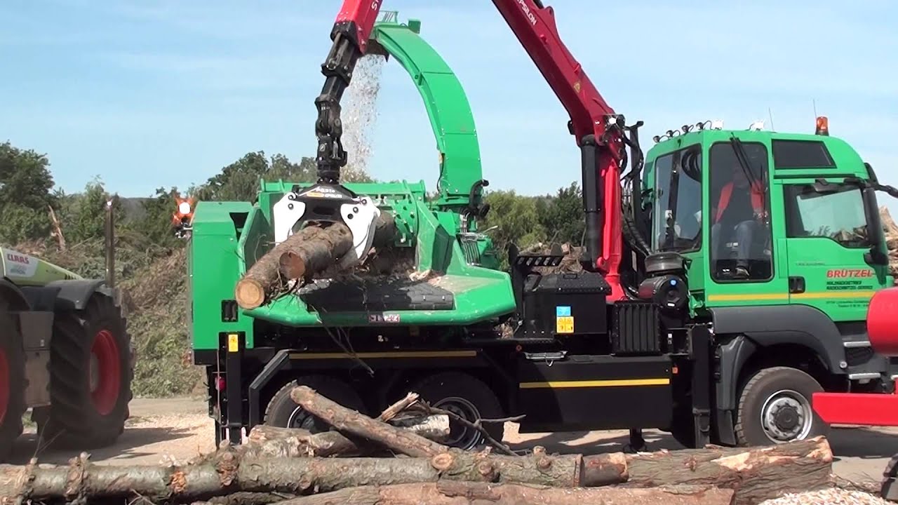 Jenz HEM 593R chipper truck - YouTube