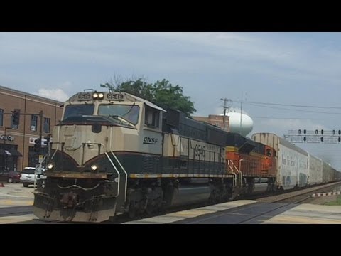 BNSF 9546 (MAC) & 9217 (ACe) Lead Vehicle Train, LaGrange, IL - YouTube