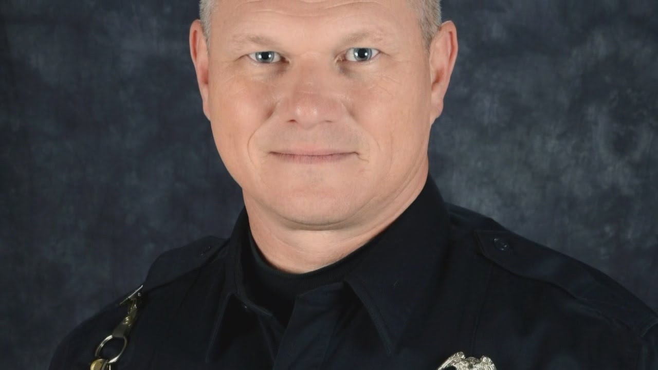 Albuquerque police support recovering officer after shooting - YouTube