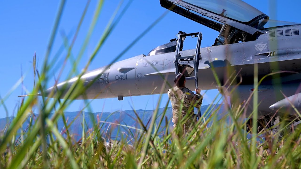 F-16 cockpit collapsible ACE ladder idea for the 2024 Spark Tank ...