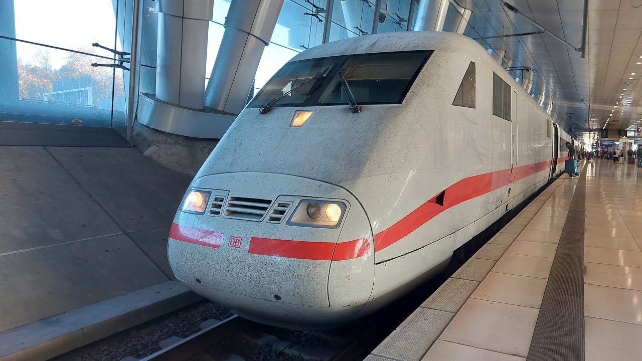 BR 401 als ICE 1020 in Frankfurt (Main) Flughafen Fernbahnhof - YouTube