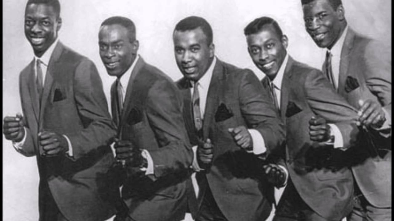 BOBBY SMITH & THE SPINNERS - TOO YOUNG, TOO MUCH, TOO SOON / SHE DON'T ...