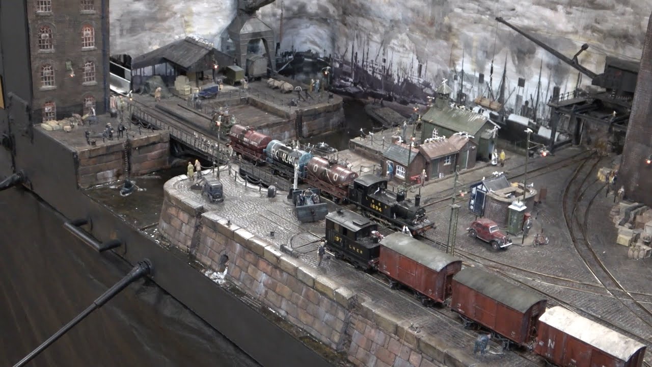 'Trinity Dock Street Bridge' OO Gauge Model Railway - YouTube