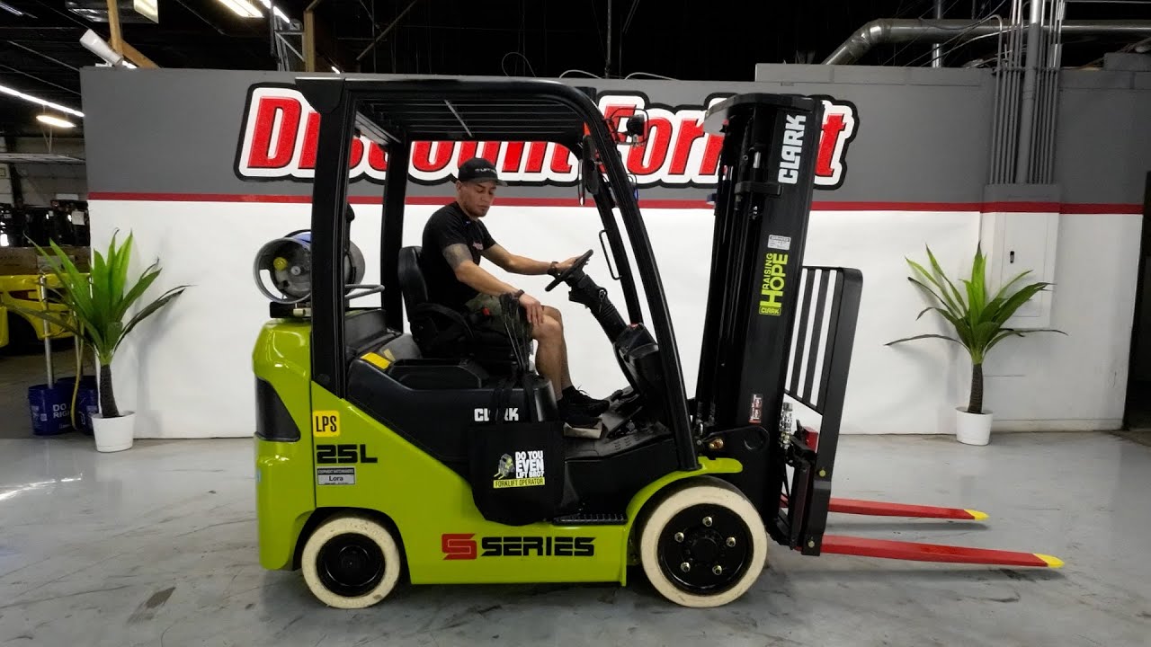 CLARK S25C 5,000 lb LP(Propane) #0263 - Forklift for Sale - YouTube