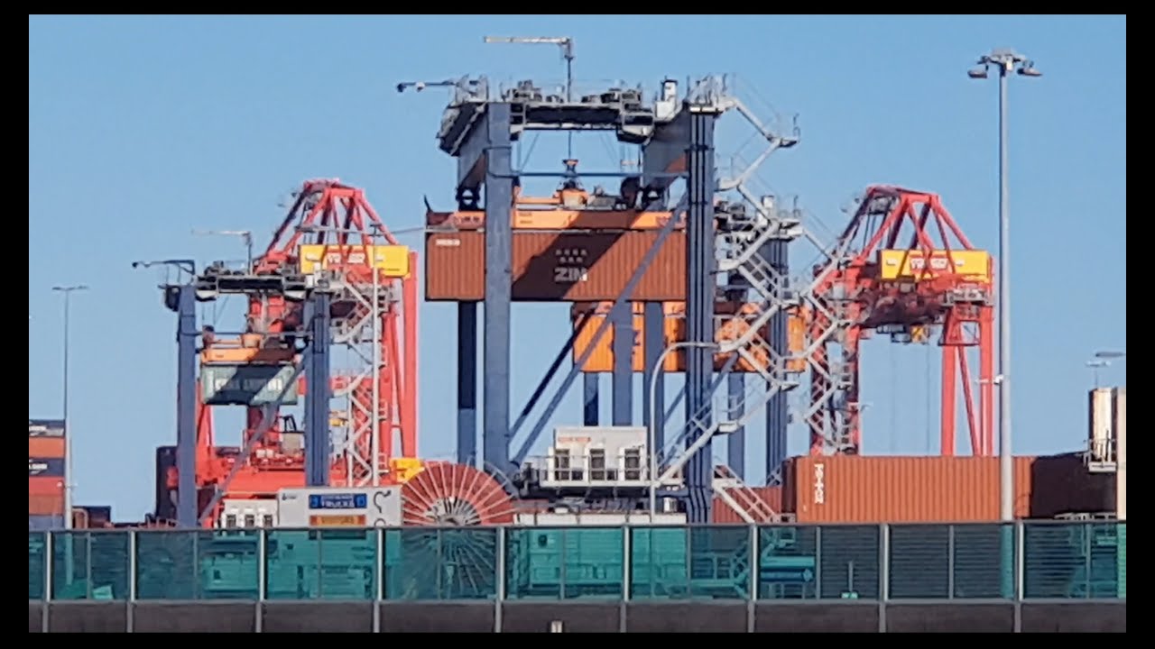 Robot Cargo Terminal - YouTube