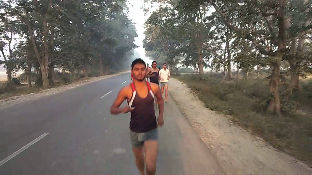 Army running practice on road - YouTube
